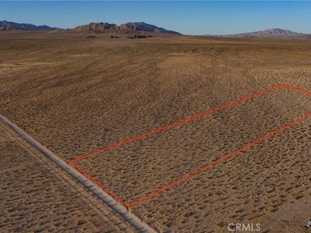 733 Harrod Rd, Lucerne Valley, CA 92356