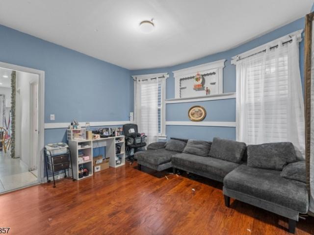 733 Jackson Ave