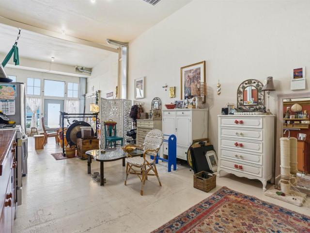 733 Loring Ave, Crockett, US, CA