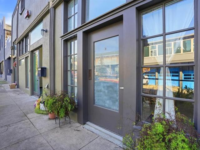 733 Loring Ave, Crockett, CA 94525