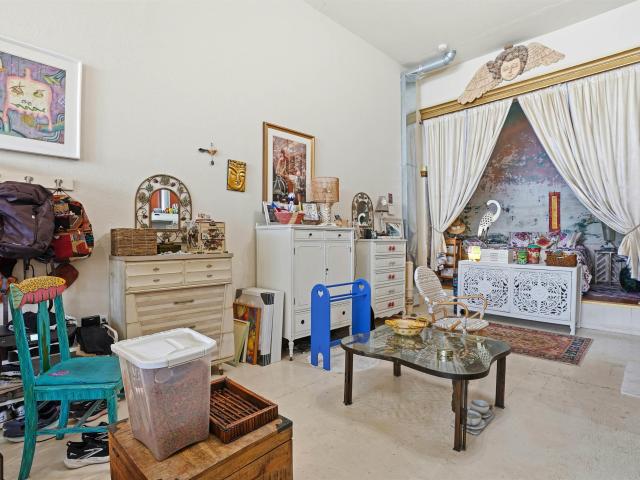 733 Loring Ave, Crockett, CA 94525 | MLS #41121 | Compass