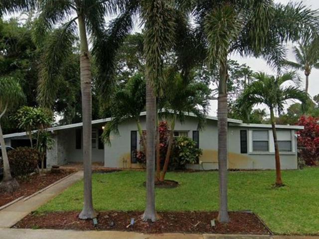 733 S 10th Pl, Lantana, FL 33462
