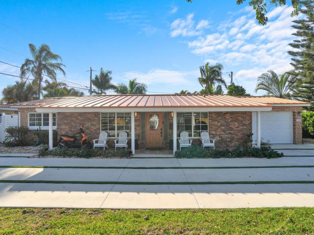 733 SE 10th Ave, Deerfield Beach, FL 33441 | MLS #R11165 | Compass