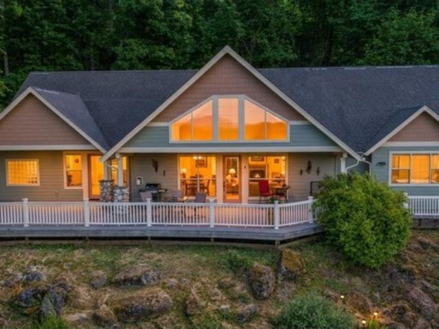 733 Queens Ave, Creswell, OR 97426