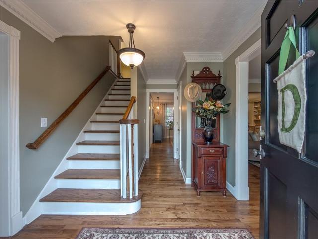 733 Ridgeview Drive SW