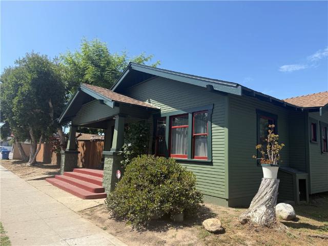 733 Walnut
