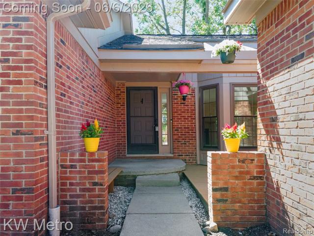7348 Meadowridge Circle
