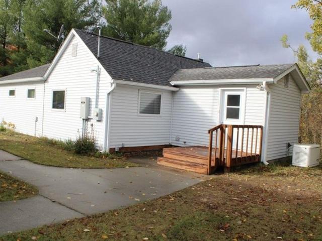 7348 NW Kellogg Rd, Rapid City, MI 49676