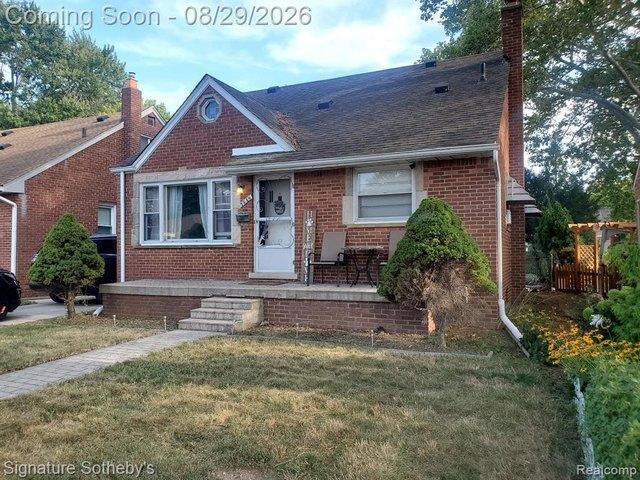 7348 Helen Rd N, Center Line, MI 48015