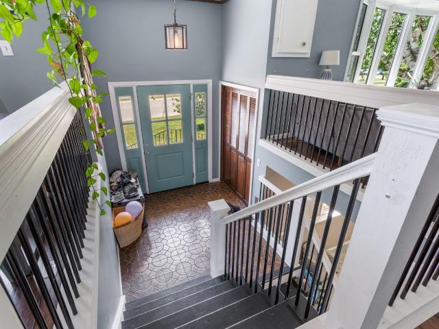 7348 Steepleview Road