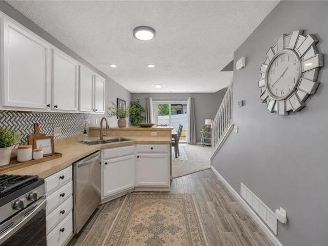7349 Kalland Cir NE Unit 46, Albertville, MN 55301