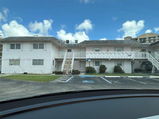 7340 SW 82nd St Apt C203, Miami, FL 33143