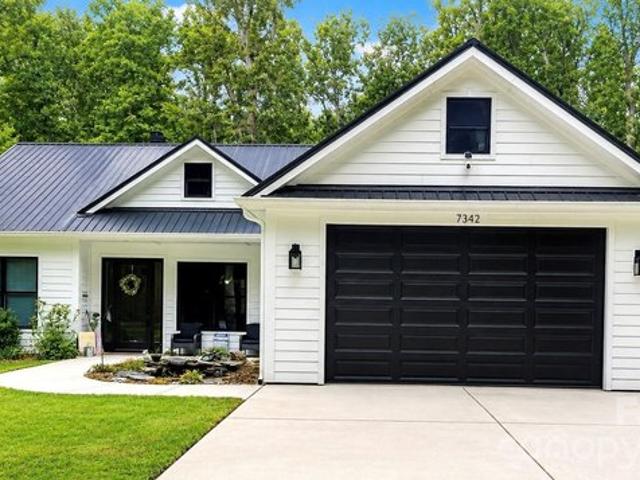 7342 Milan Dr, Huntersville, NC 28078