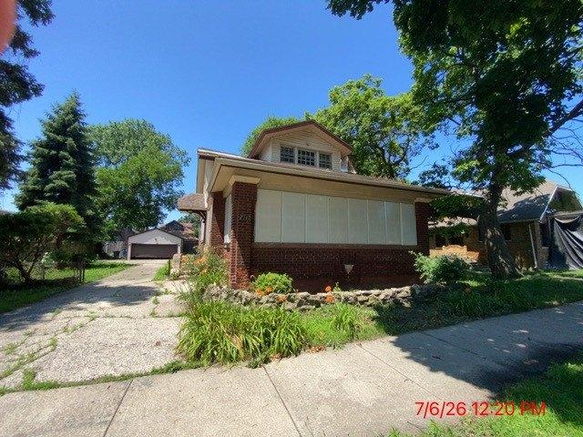 7342 S Bennett Ave, Chicago, IL 60649