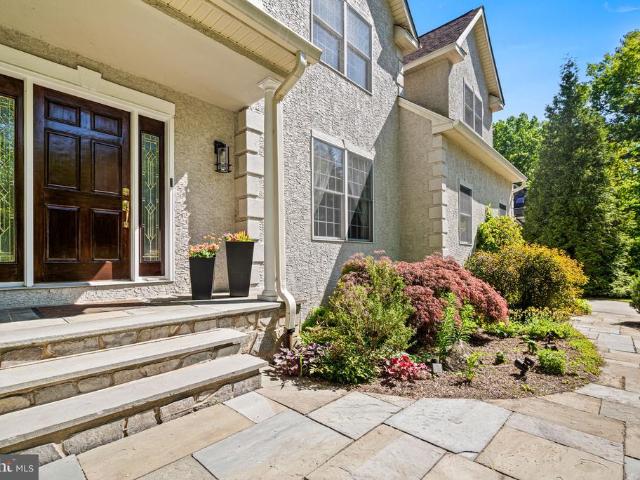 734 Cornelia Place