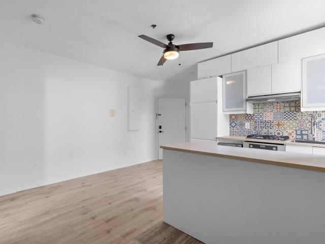 734 Adams St # 3A
