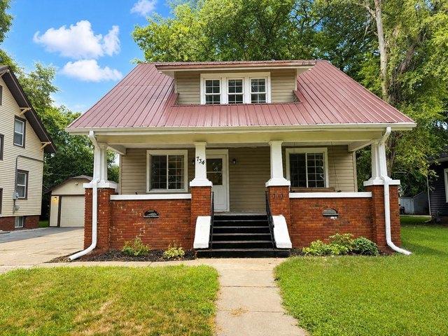 734 E 7th St, Hastings, NE 68901