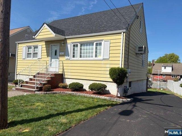 734 Louise Ct, Lyndhurst, NJ 07071