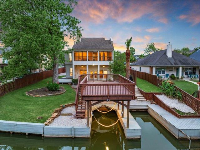 734 Lake View Dr, Montgomery, TX 77356