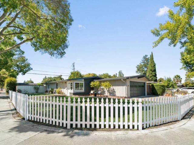 734 Lakebird Drive