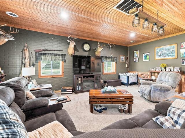 734 Mercer Rd