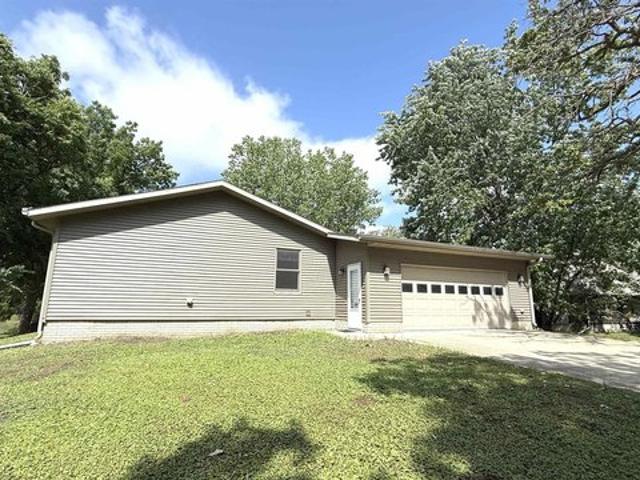 734 N Carolina Ave, Mason City, IA 50401