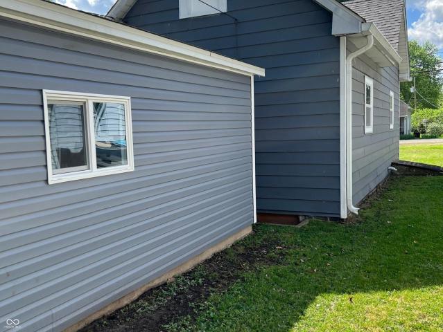 734 S 6th Street