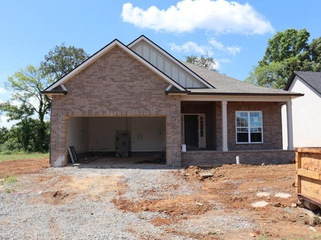734 Southern Pine Trl, Clarksville, TN 37043