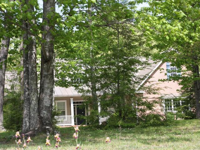 734 Ridgetop Dr