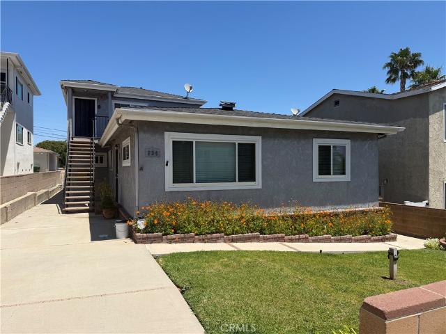 734 W 27th