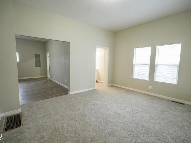 734 W 2nd Street