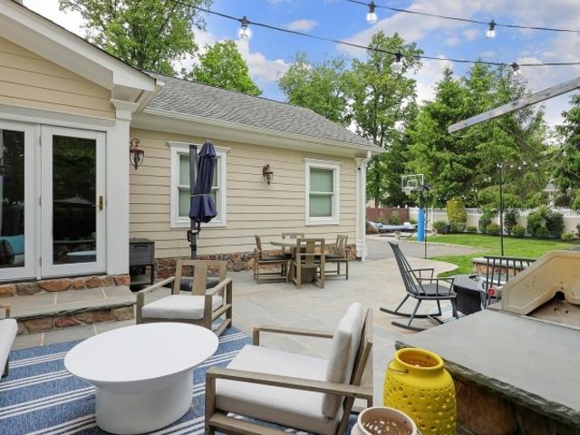734 Woodland Ave