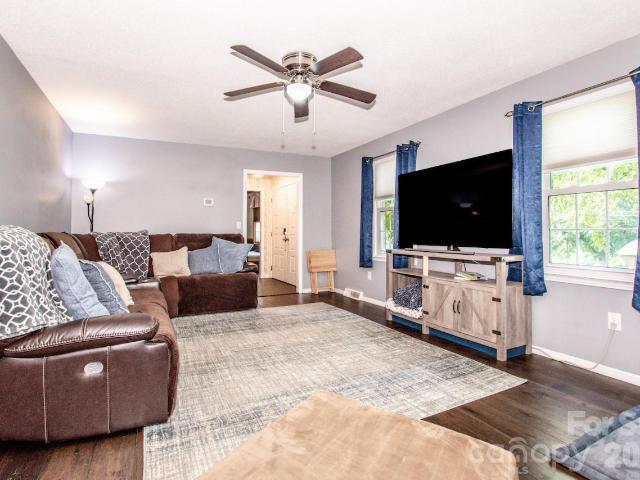 734 Willow Lane