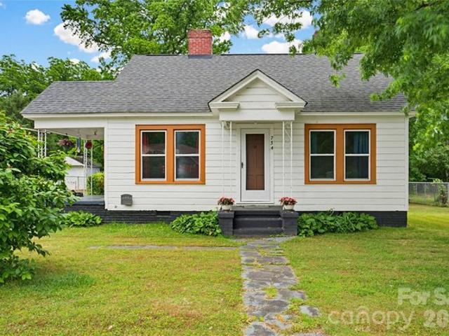 734 Tanglewood Dr, Salisbury, NC 28144