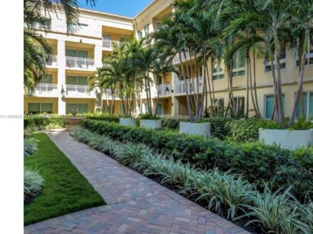 7355 SW 89th St #420N, Miami, FL 33156
