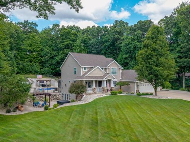 7355 Terrie Lynn Dr NE, Belmont, MI 49306