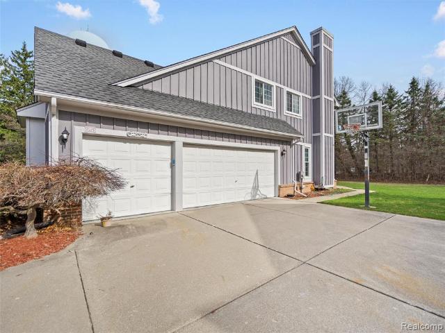 7359 Water Oaks