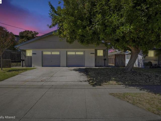 7359 7 Glenoaks Way