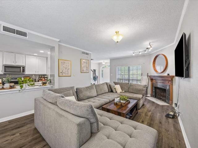 7350 Kirby Drive 6