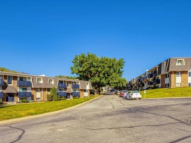 7350 State Ave, Kansas City, KS 66112