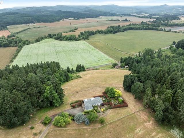 7350 Smith Rd, Monmouth, OR 97361