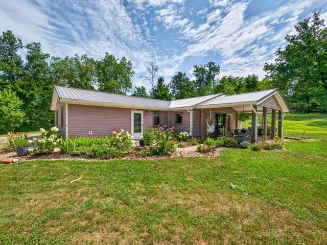 7351 Homestead Rd, Morgantown, IN 46160