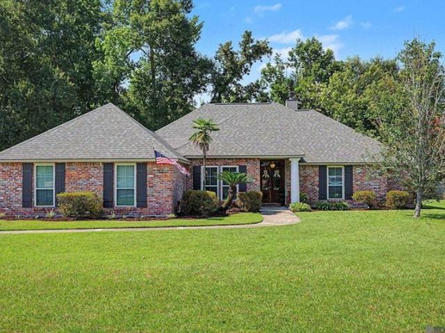 7352 Lake Meadow Dr, Denham Springs, LA 70706