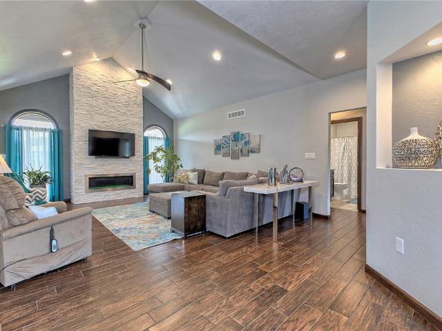 7353 Natalie Ln