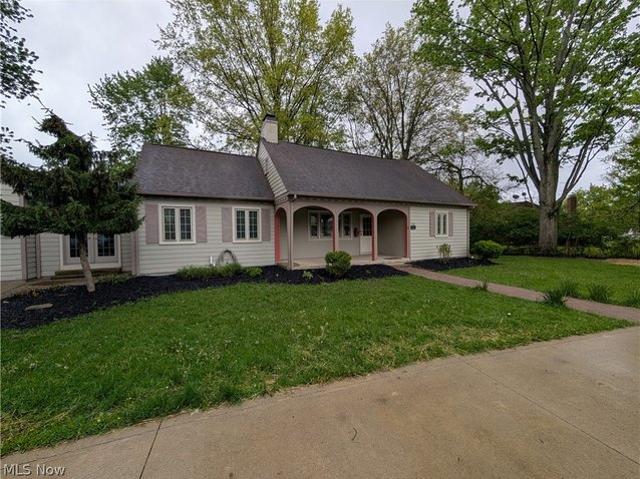7353 Columbia Rd, Olmsted Falls, OH 44138