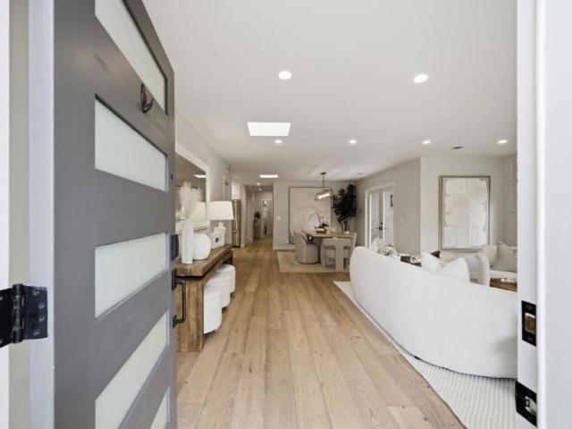 735 Coastland Drive
