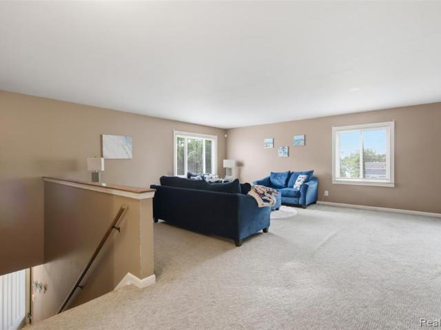 735 Claire Pointe Circle