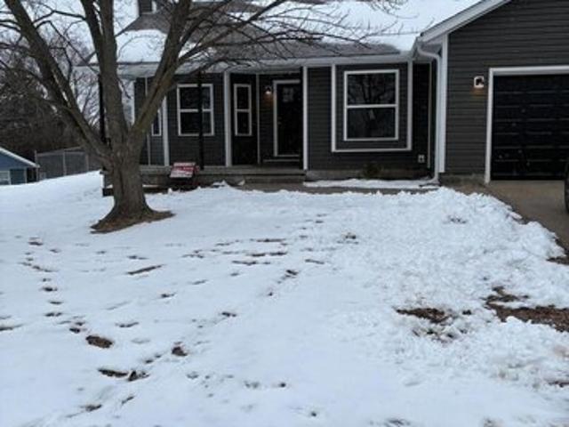 735 Crockett Dr, Webb City, MO 64870