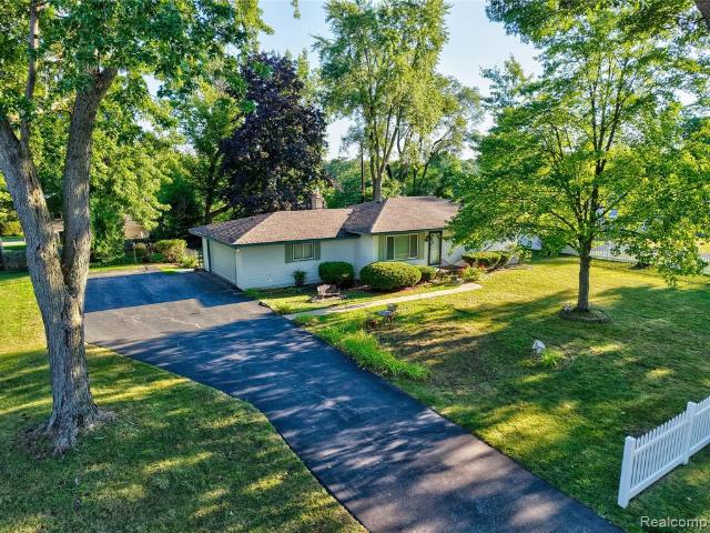 735 Amberwood Street