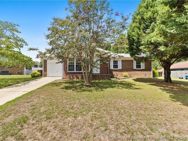 735 Amber Dr, Fayetteville, NC 28311